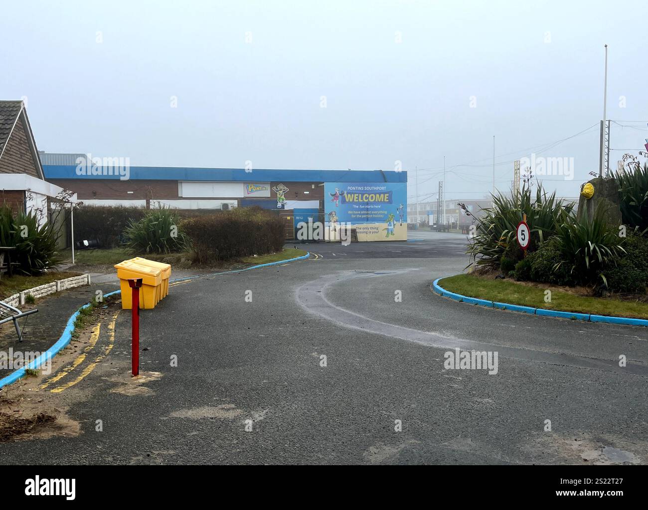 Entrance to Pontins Southport Holiday Park, Ainsdale, Merseyside ...