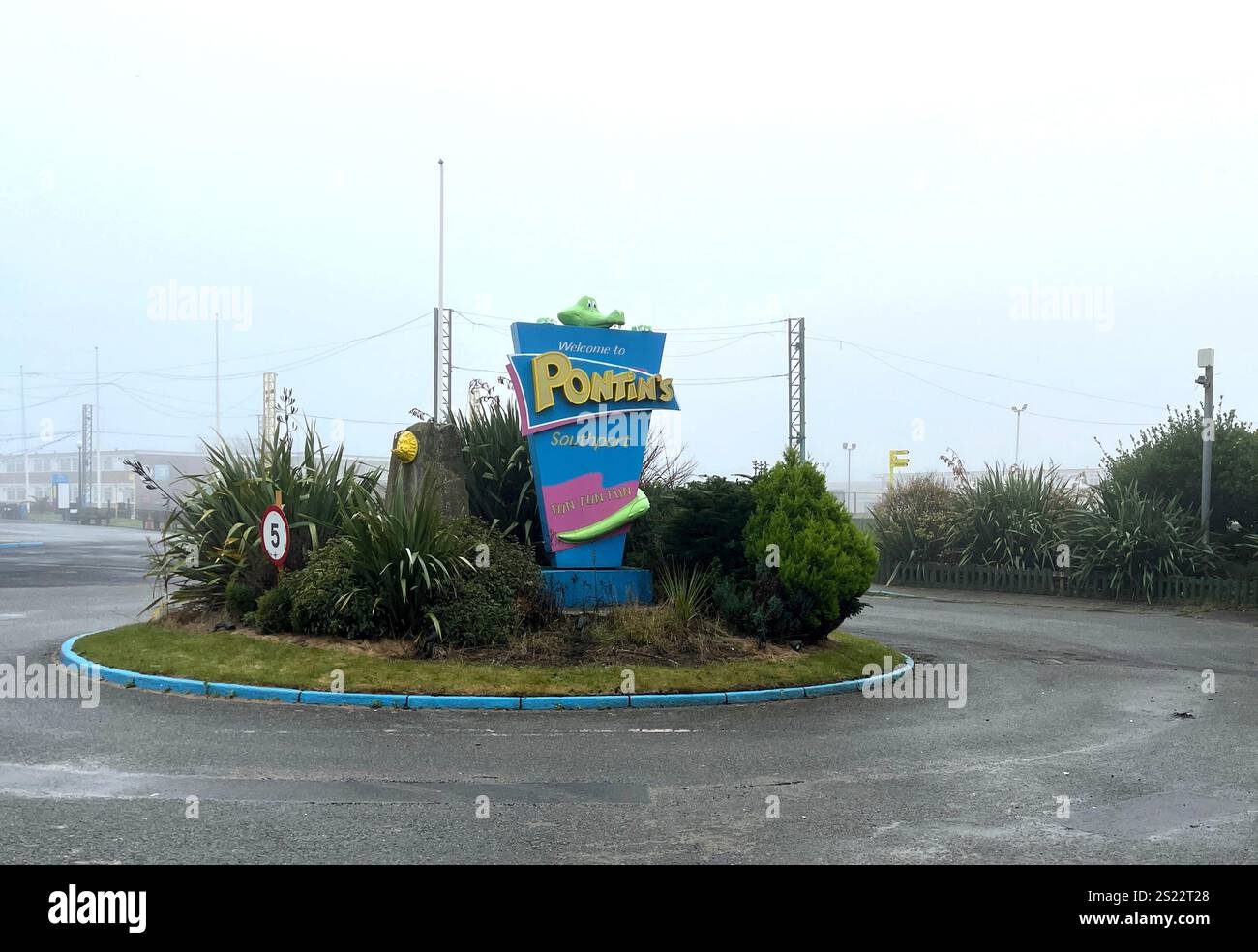 Entrance to Pontins Southport Holiday Park, Ainsdale, Merseyside ...