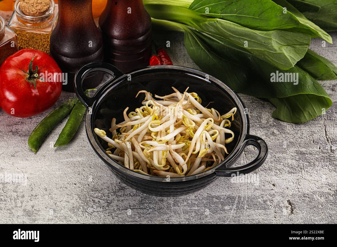 Asian cuisine - Soya bean sprouts in the bowl Stock Photo - Alamy