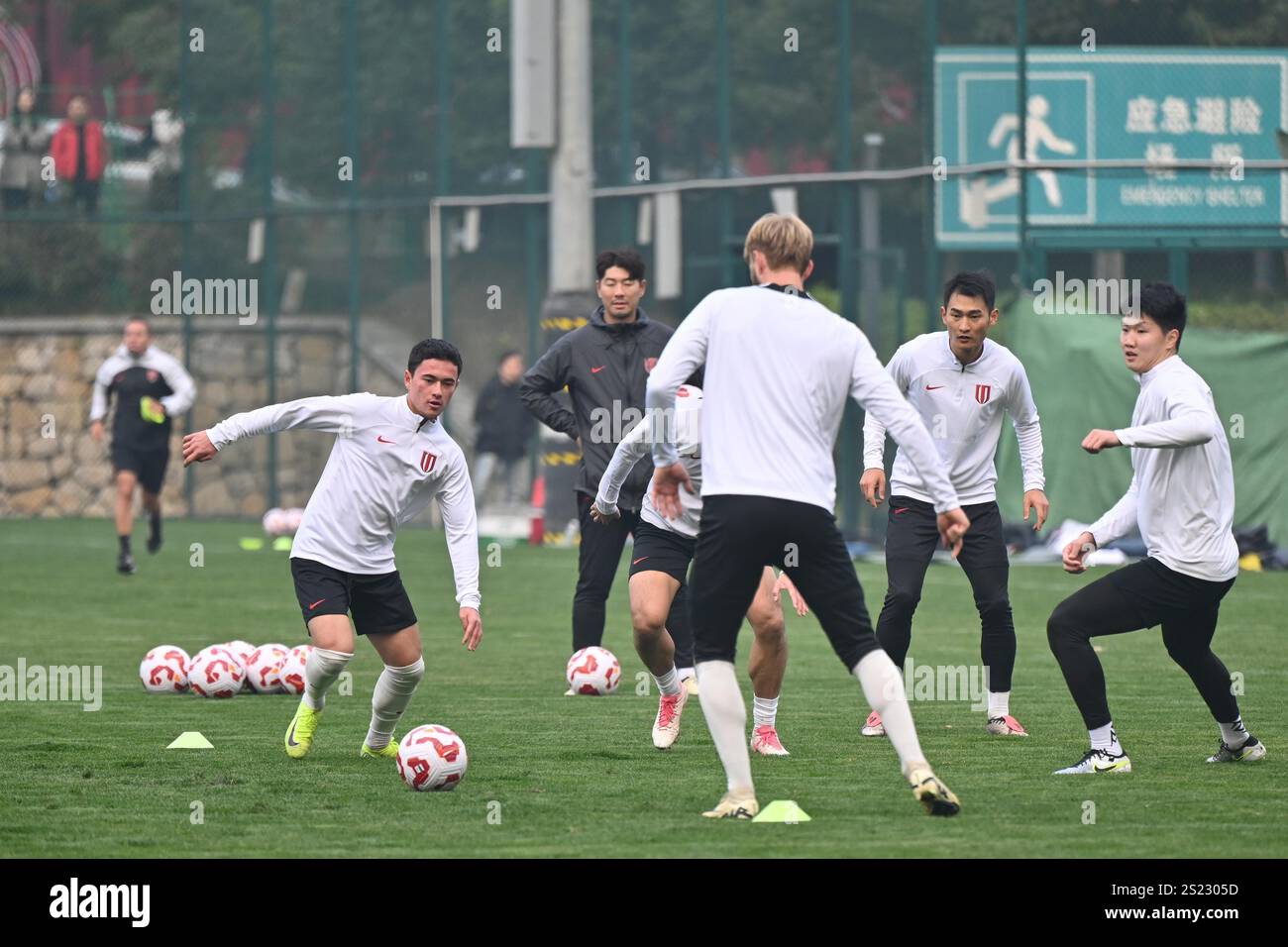 Players of Chengdu Rongcheng Football Club train for the new season in ...