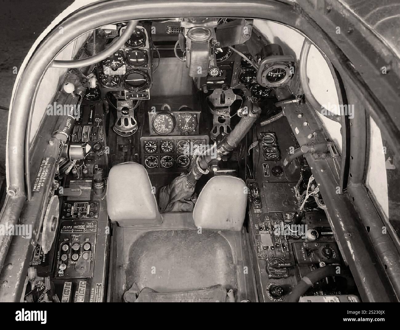 Cockpit of the Me 410A-3 TF209 - Historical document, photographer ...