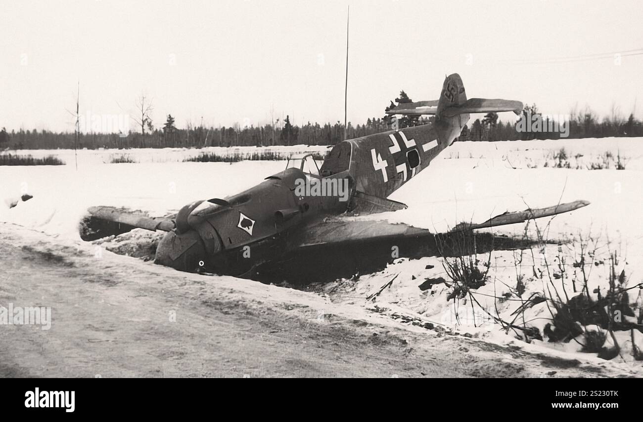 Messerschmitt Bf.109F-4, «weiß 4 - , serial number 7187 photo 4 - Historical document ...