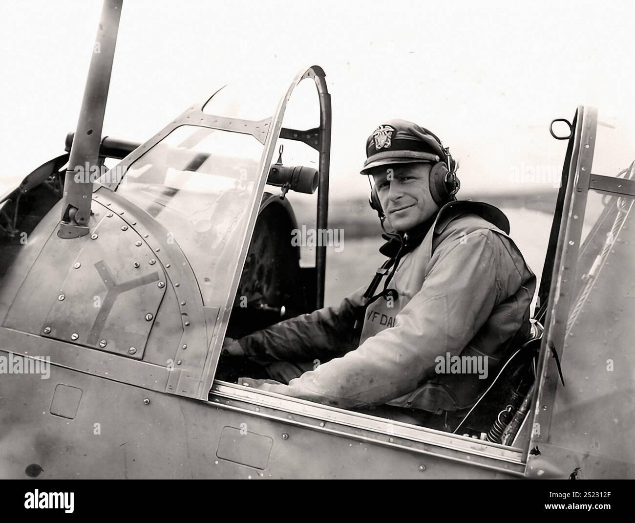 The pilot of the 70th American squadron (VS-70), Lieutenant William Dow ...