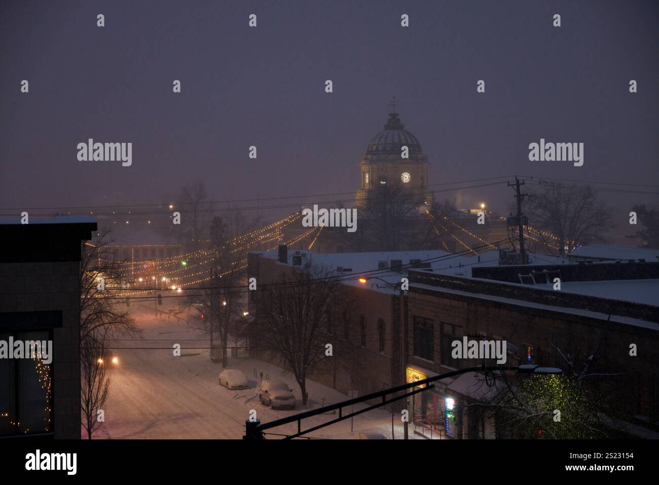 Snow covers downtown Bloomington and the Monroe County Courthouse ...