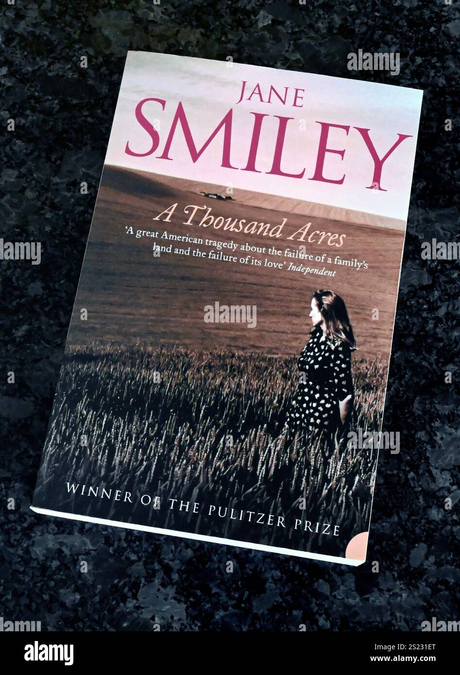 Book cover "A Thousand Acres" by Jane Smiley Stock Photo - Alamy