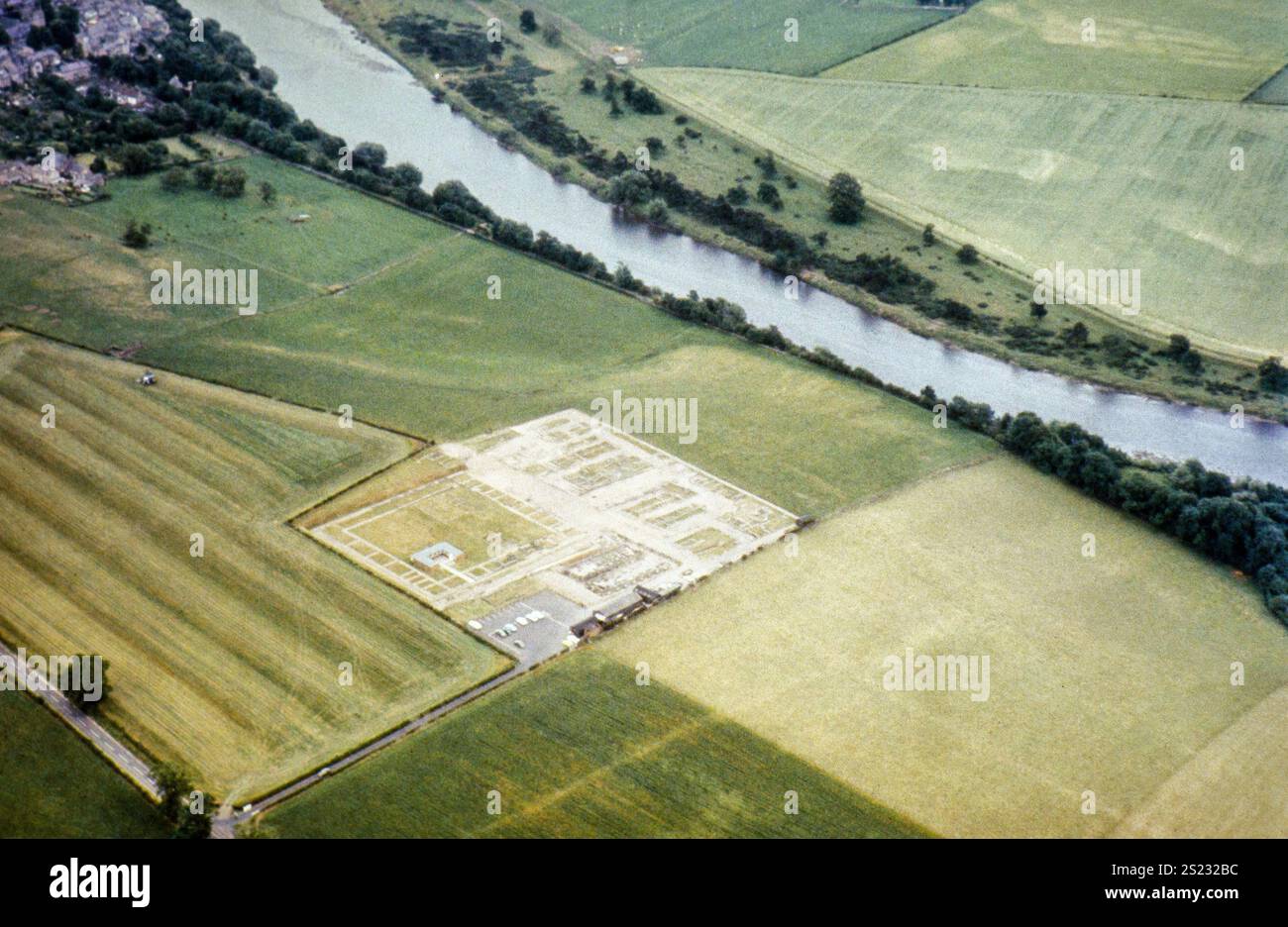 Series of oblique aerial photographs of sites related to Hadrian's Wall ...