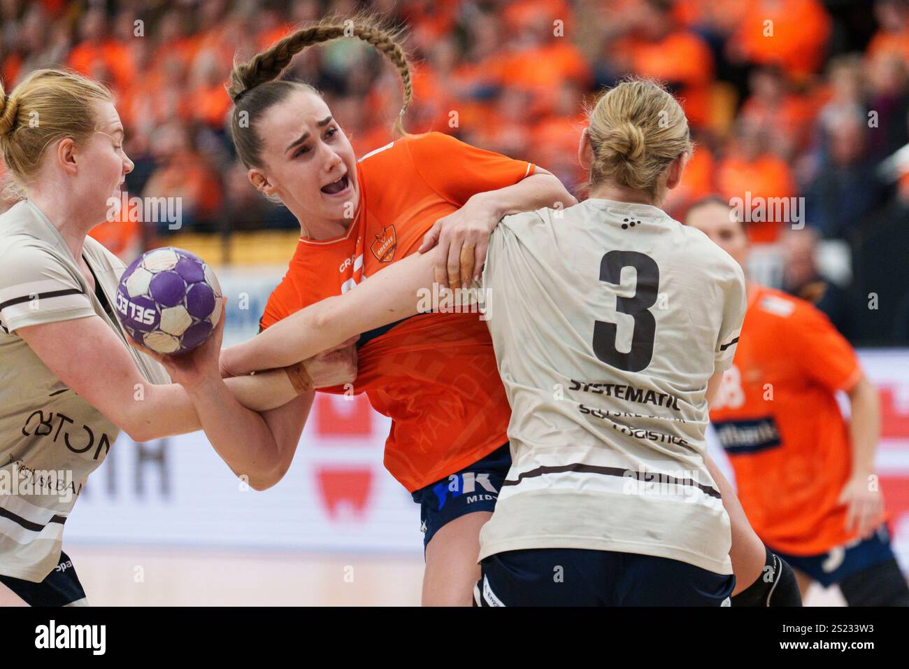 Sarah kirkeloekke hi-res stock photography and images - Alamy