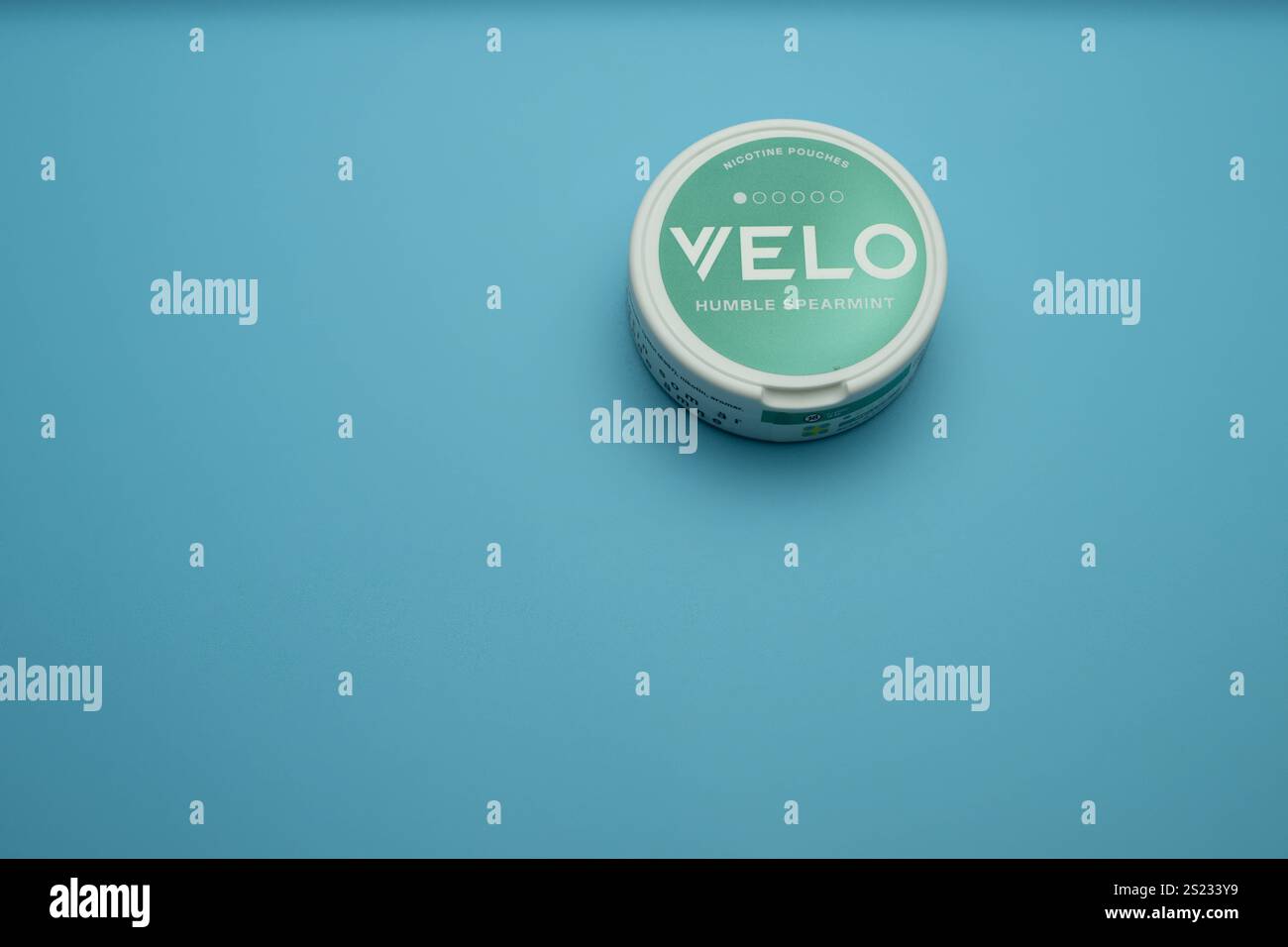 Velo snus hi-res stock photography and images - Alamy