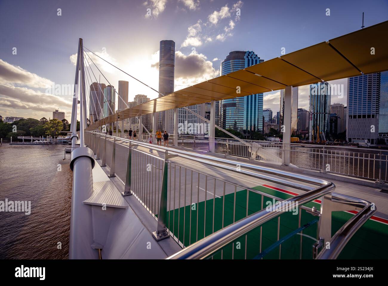 Brisbane, QLD, Australia - New Kangaroo Point Green bridge Stock Photo ...