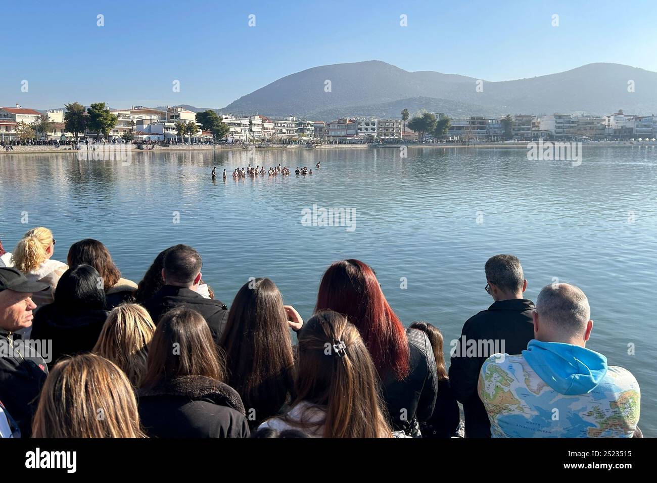 Nea Artaki, Greece. 06th Jan, 2025. In the coastal town of Nea Artaki ...