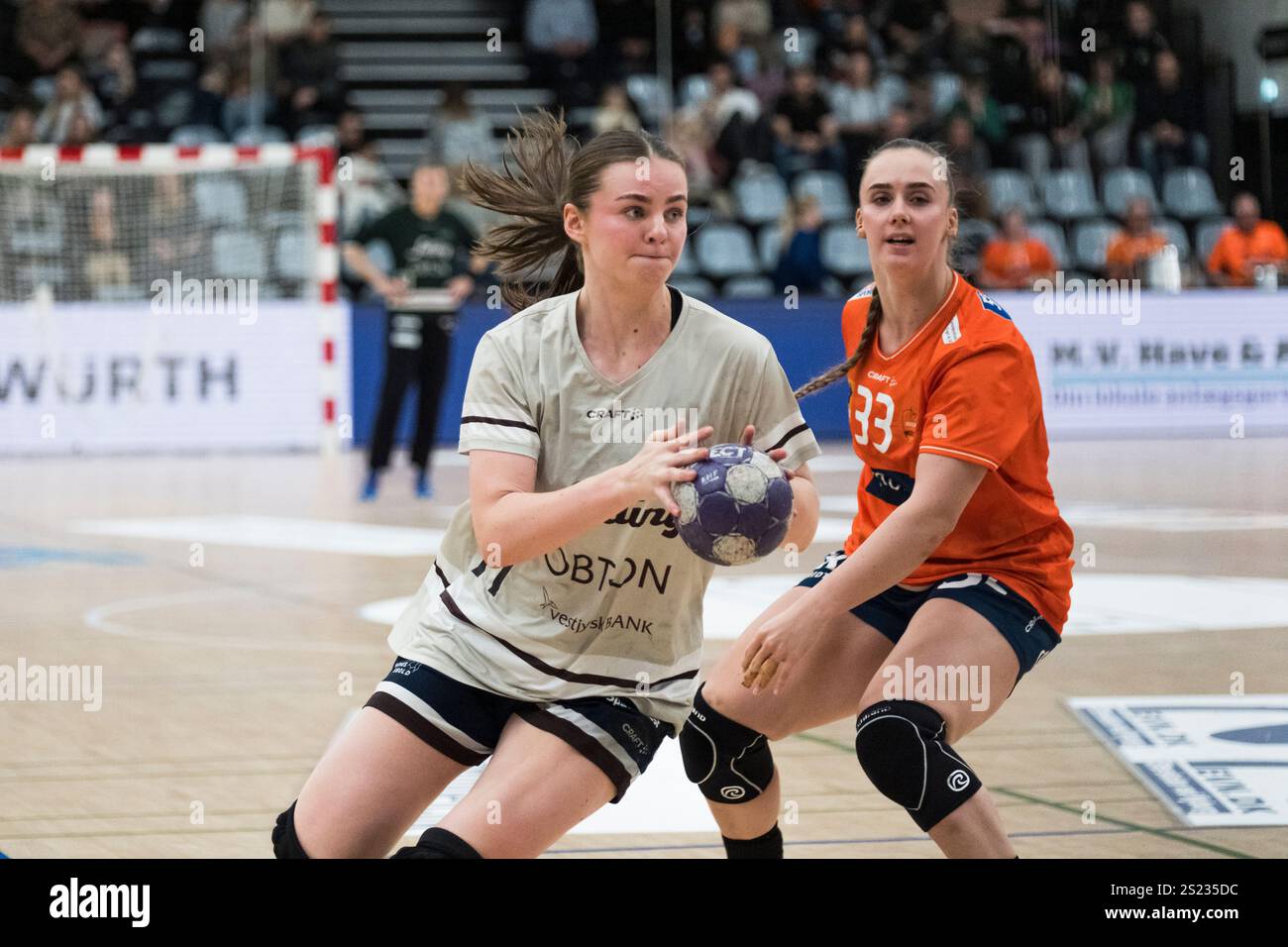 Odense, Denmark. 05th Jan, 2025. Alberte Ebler (77) of Aarhus Handball ...