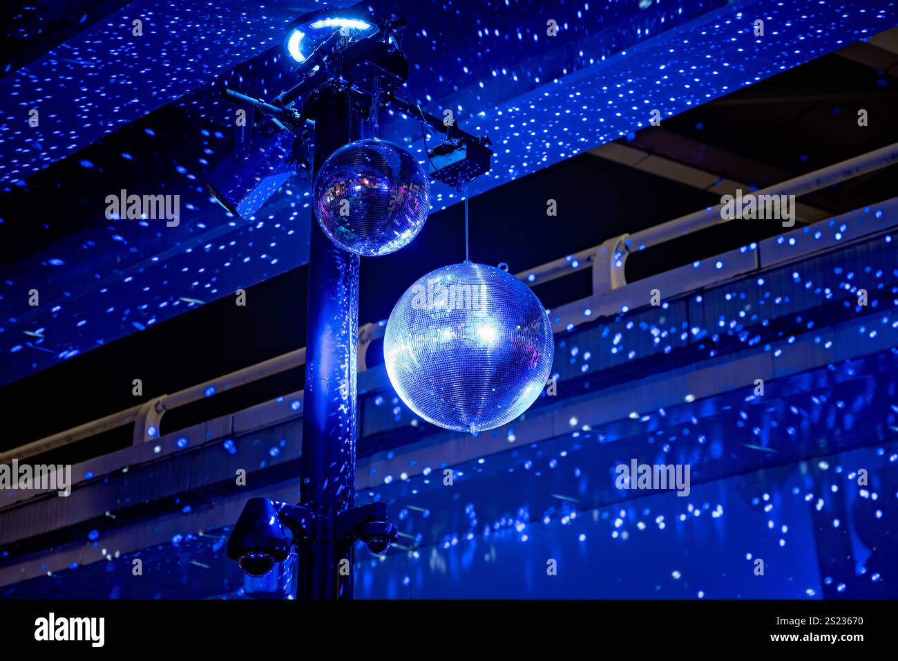 Disco ball, reflective light nightclub rave party clubbing nightlife ...
