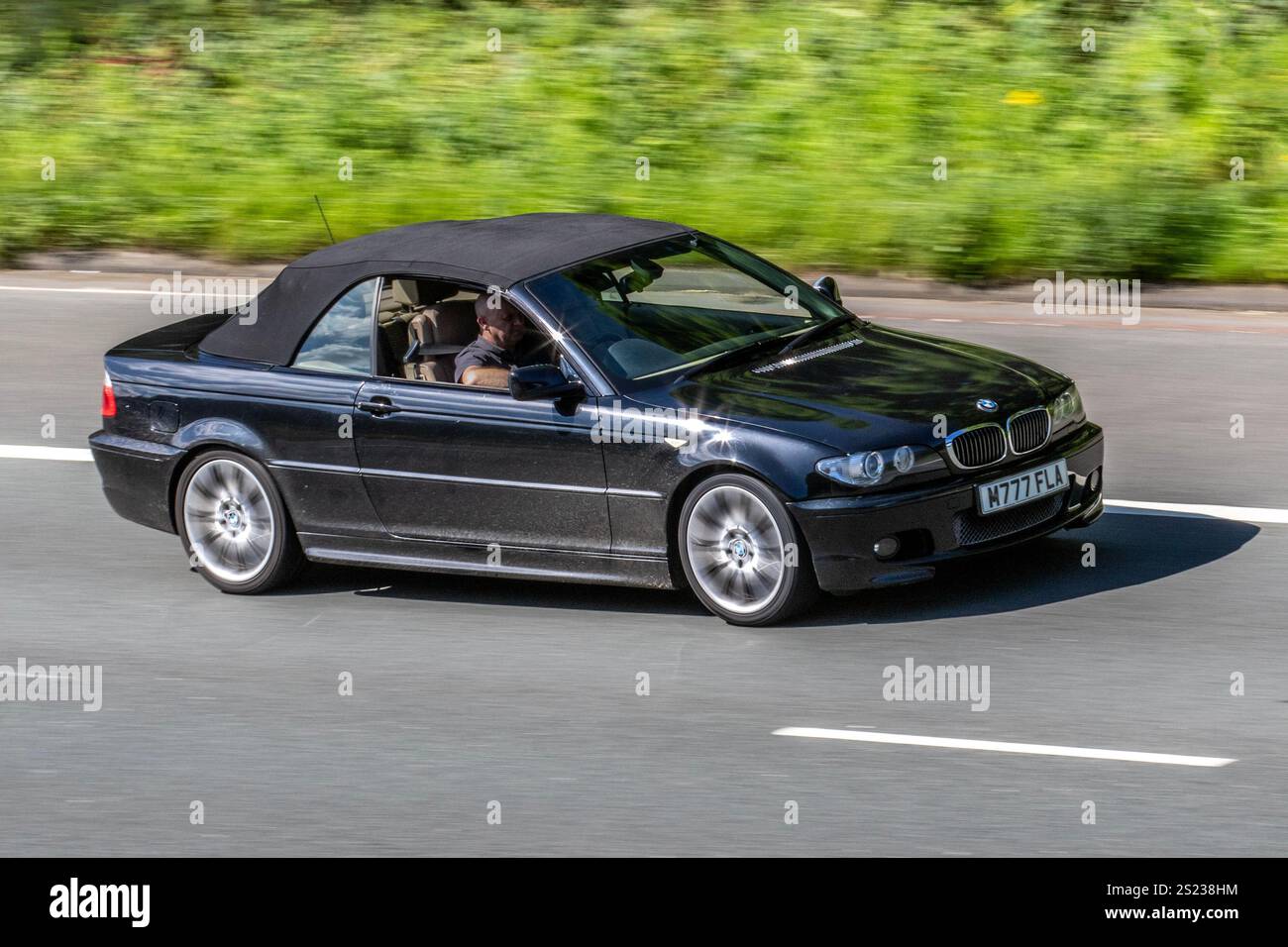 Bmw 3 series coupe 330 ci sport 2d hi-res stock photography and images ...