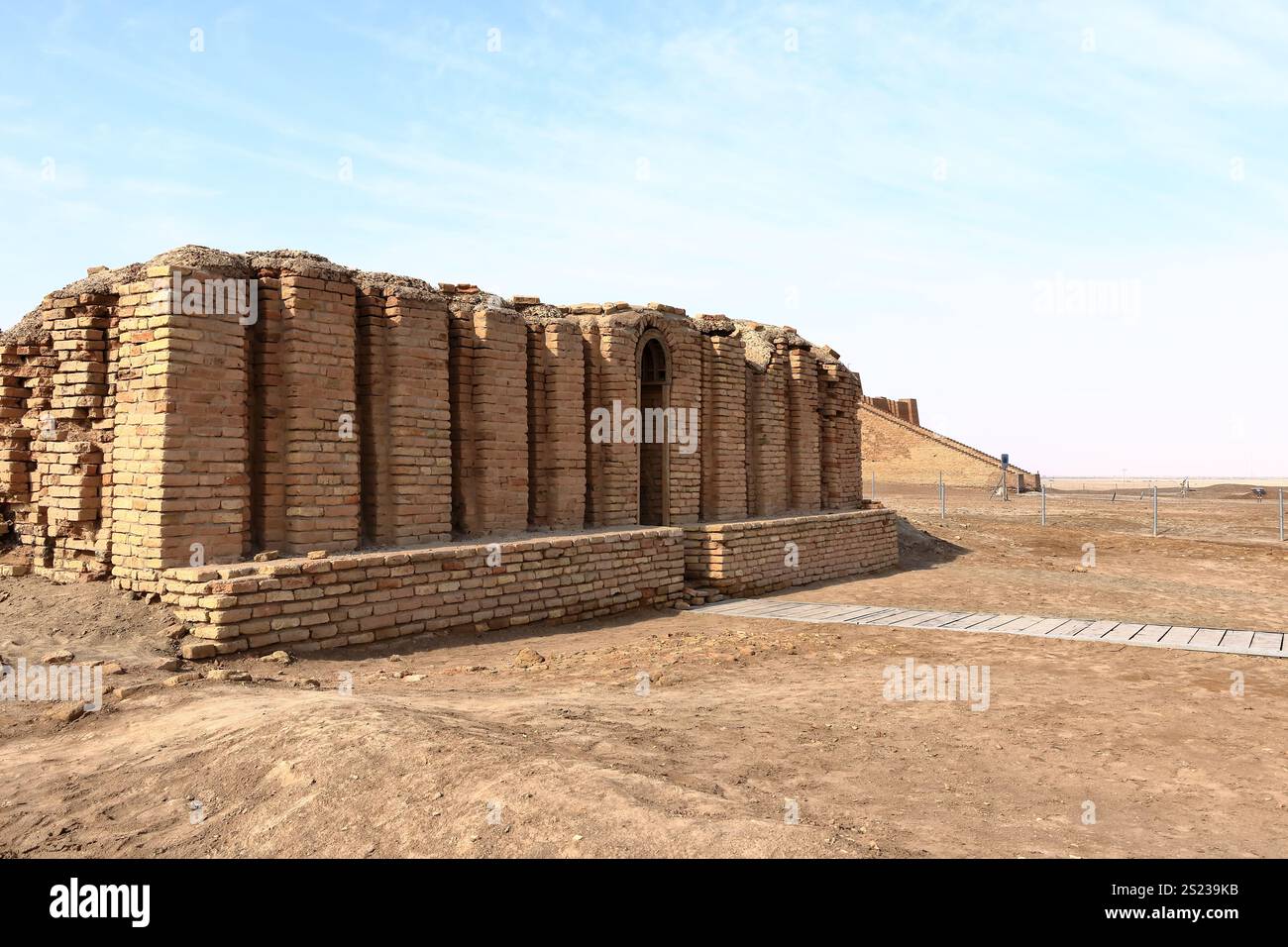 the Dub lal Makh Temple next to the ziggurat in ancient Ur, sumerian ...