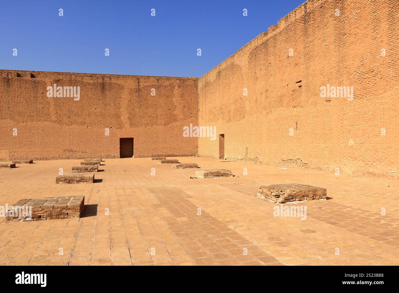 walls of the Great Mosque Malwiya in Samarra, Iraq Stock Photo - Alamy