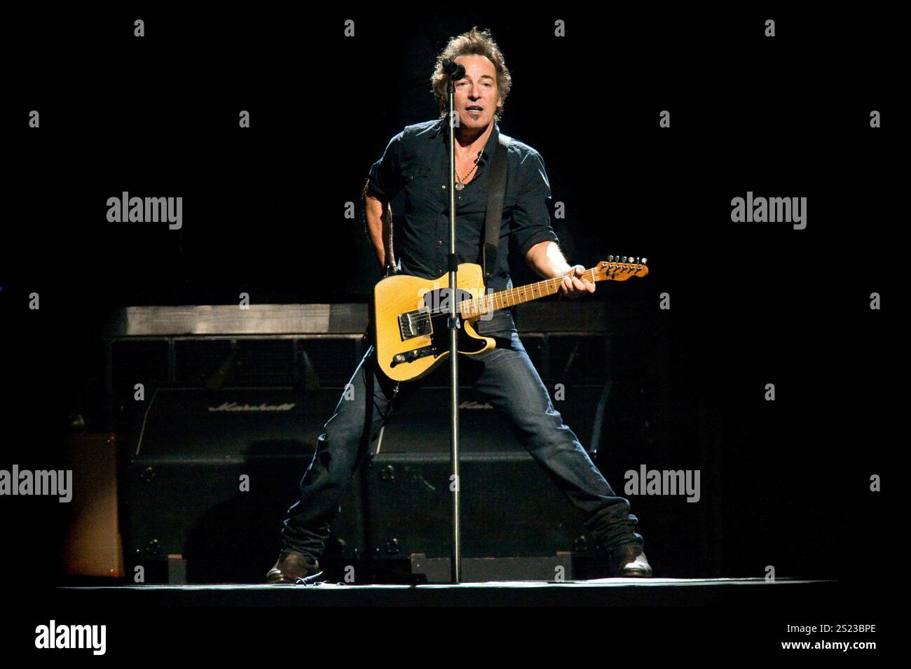 American rocksinger hi-res stock photography and images - Alamy