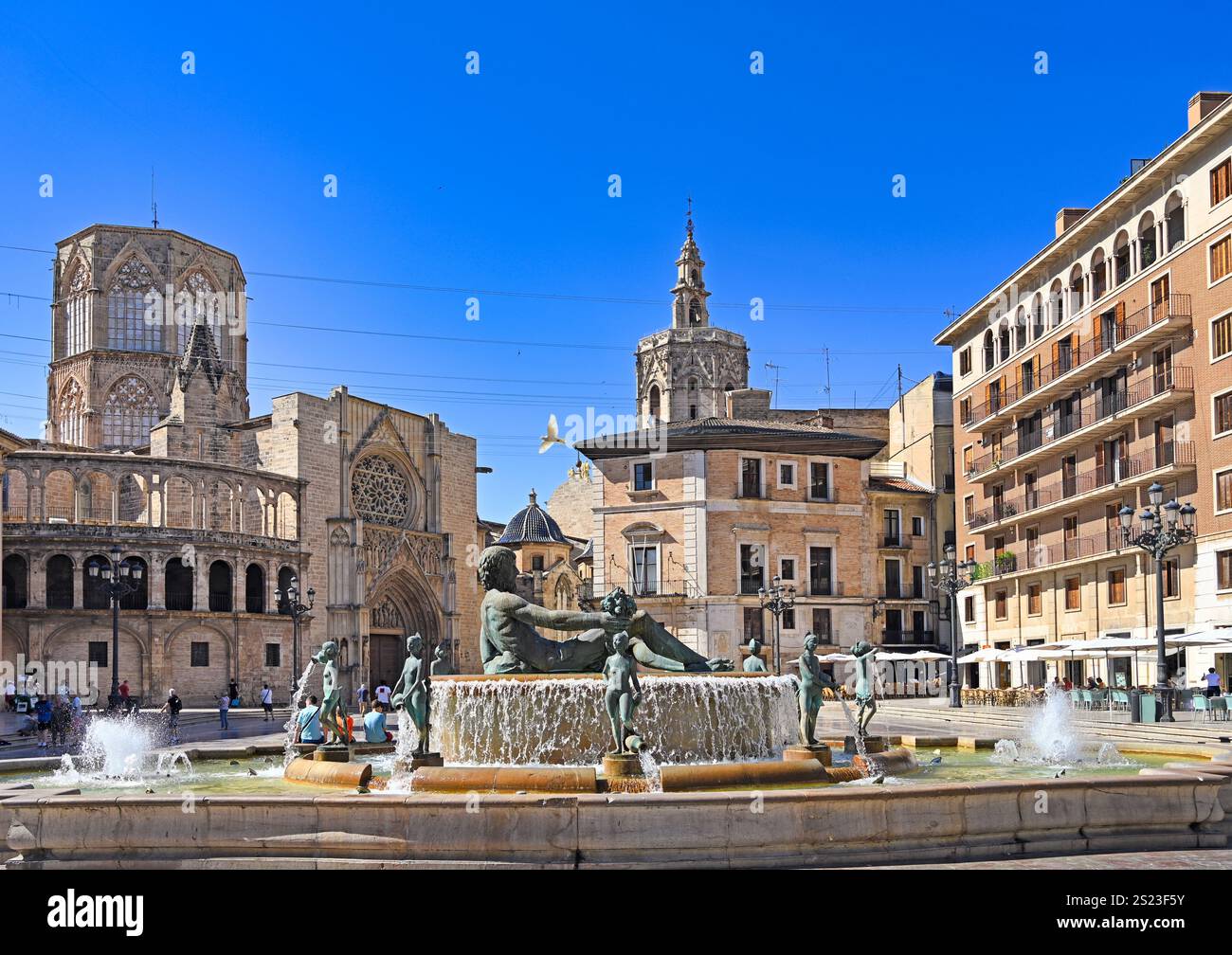 Rio Turia fountain in the Plaza de la Virgen,old town of Valencia Stock ...