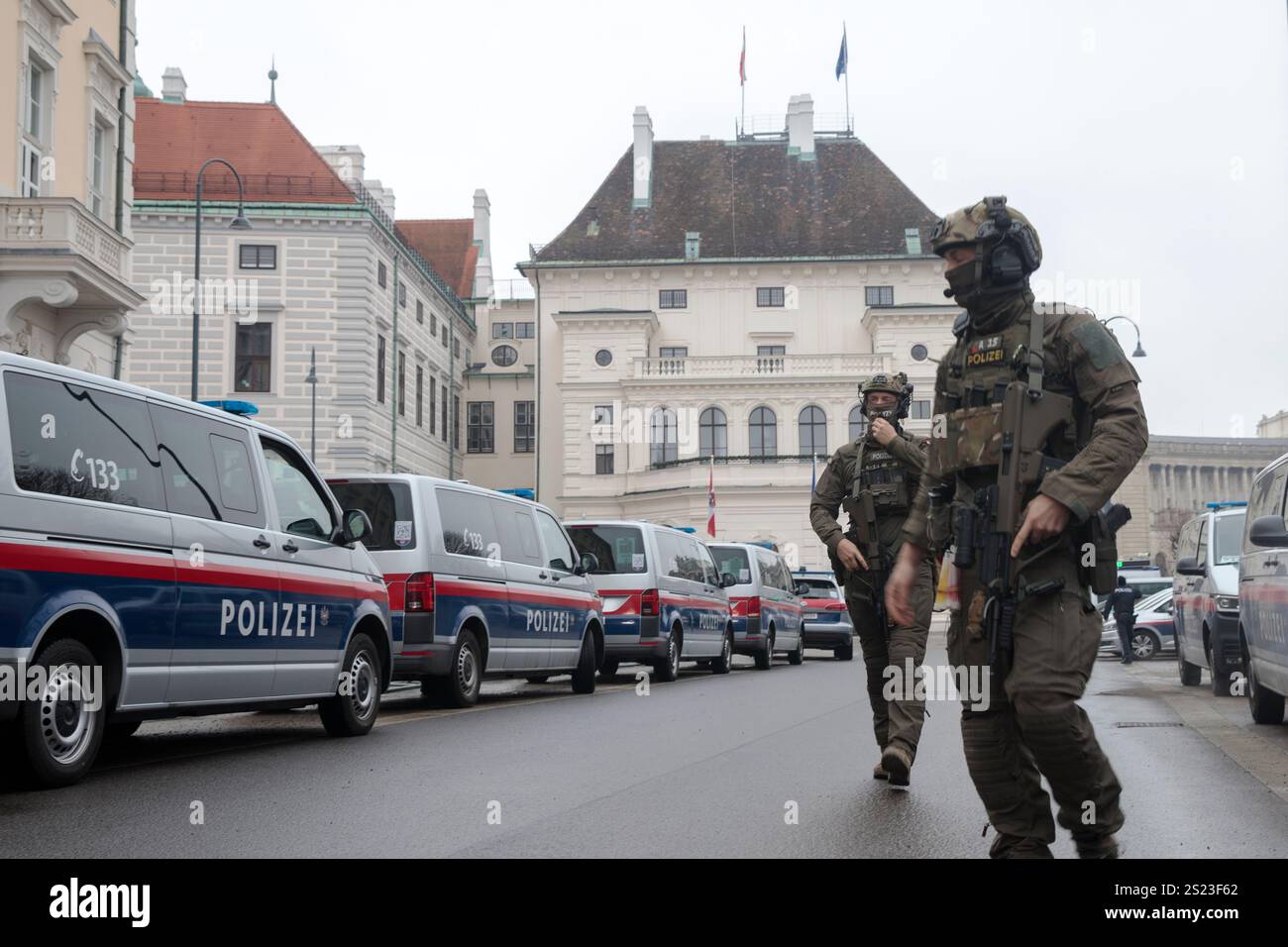 AUSTRIA; VIENNA; 20250106; Heavily armed police officers in front of ...