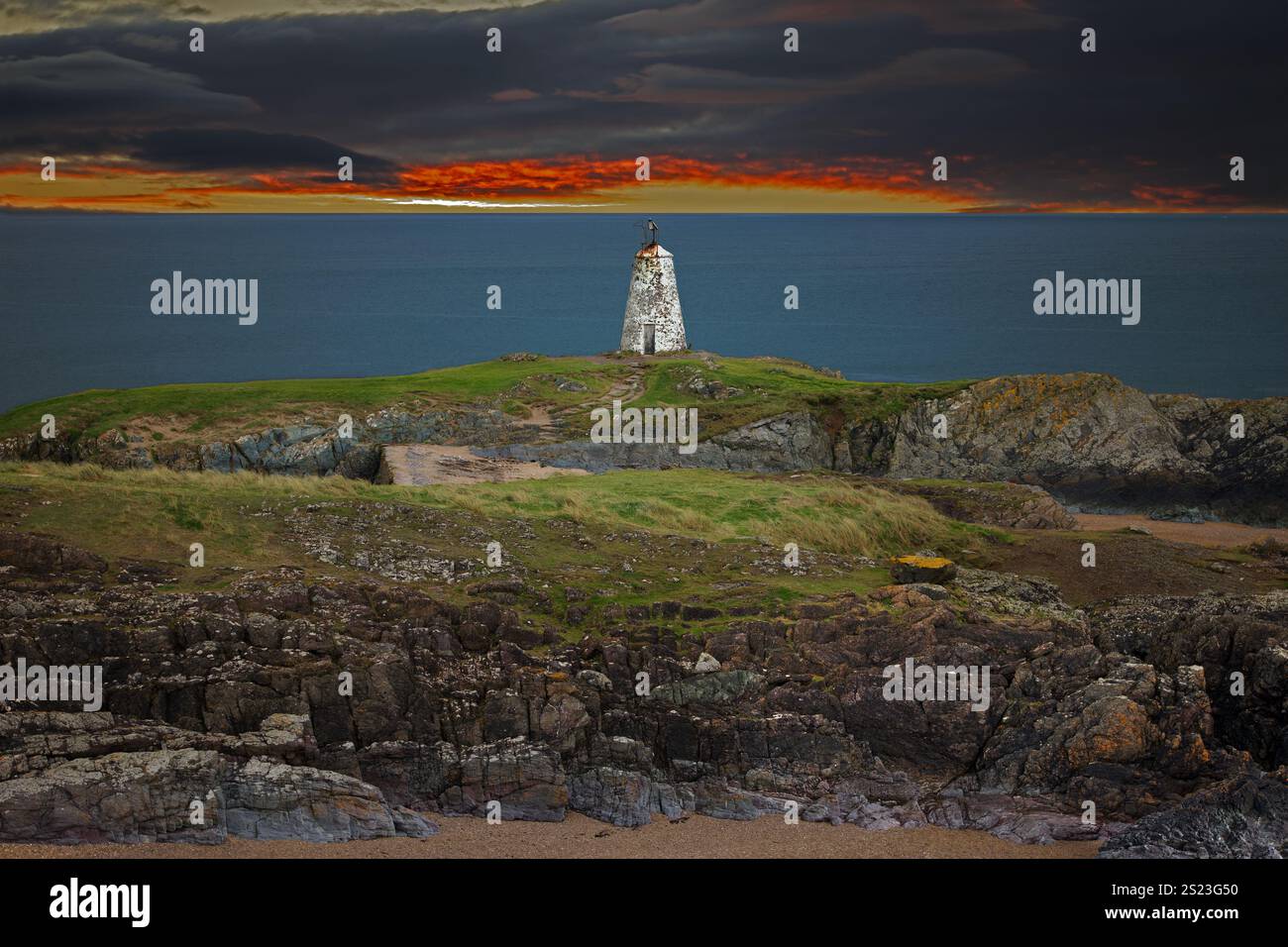 Lighthouse built between 1800 and 1818 hi-res stock photography and ...