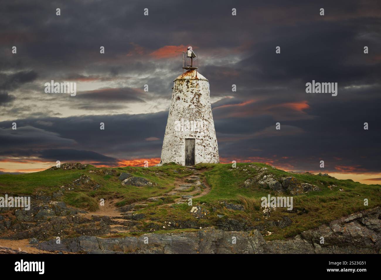 Lighthouse built between 1800 and 1818 hi-res stock photography and ...