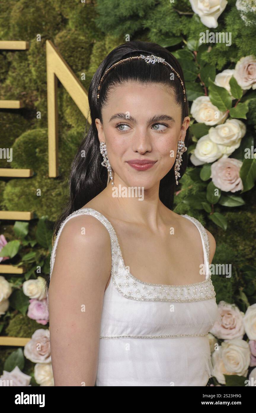 Ca. 05th Jan, 2025. Margaret Qualley at arrivals for 82nd Golden Globe ...