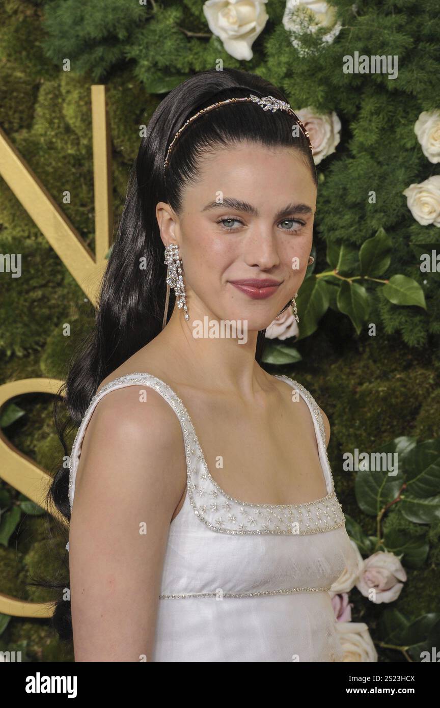 Ca. 05th Jan, 2025. Margaret Qualley at arrivals for 82nd Golden Globe ...