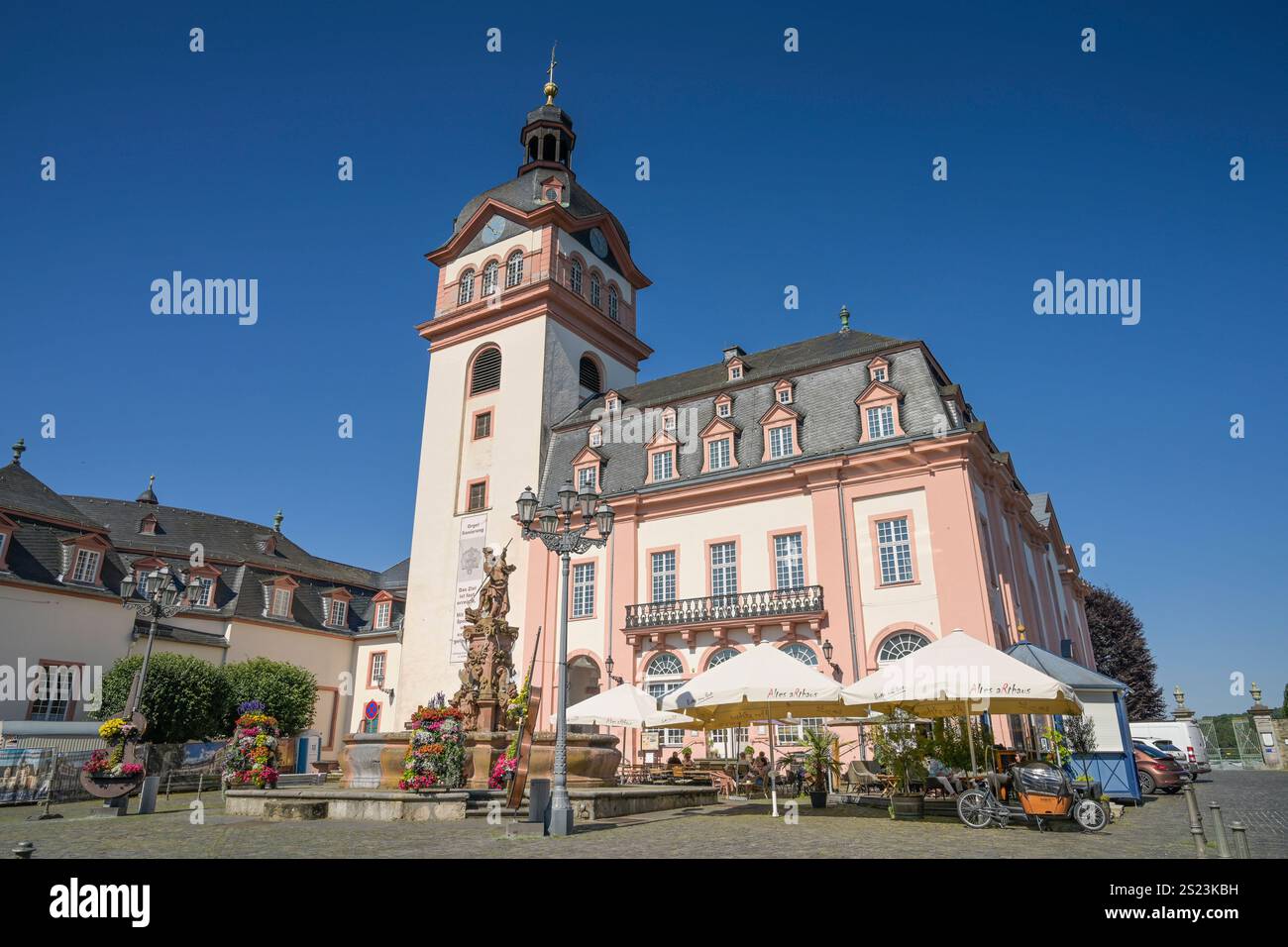 Altes Rathaus und Schlosskirche mit Turm, Schloß Weilburg, Landkreis ...