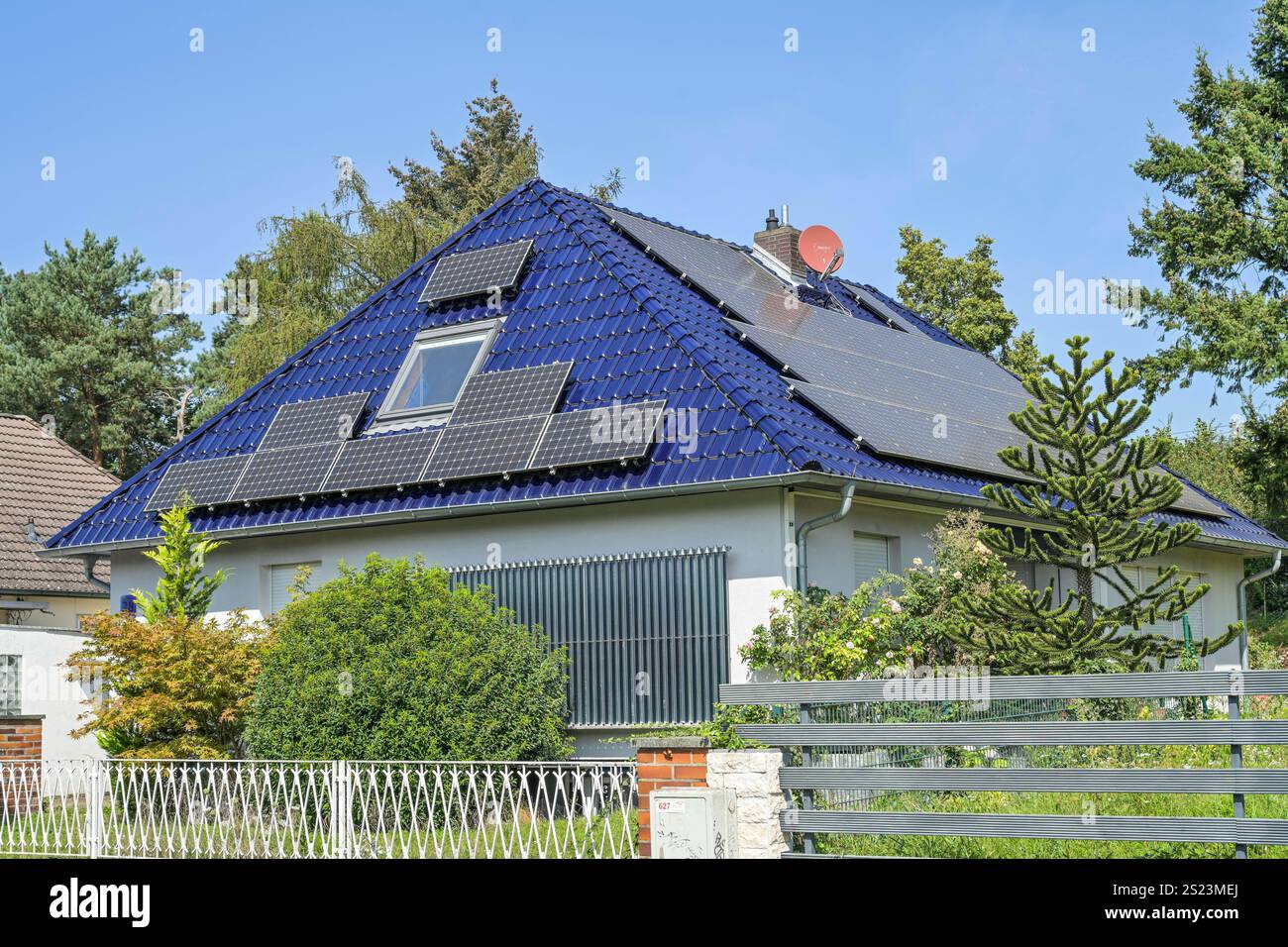 Einfamilienhaus mit Solardach, Hanau, Hessen, Deutschland *** Detached ...