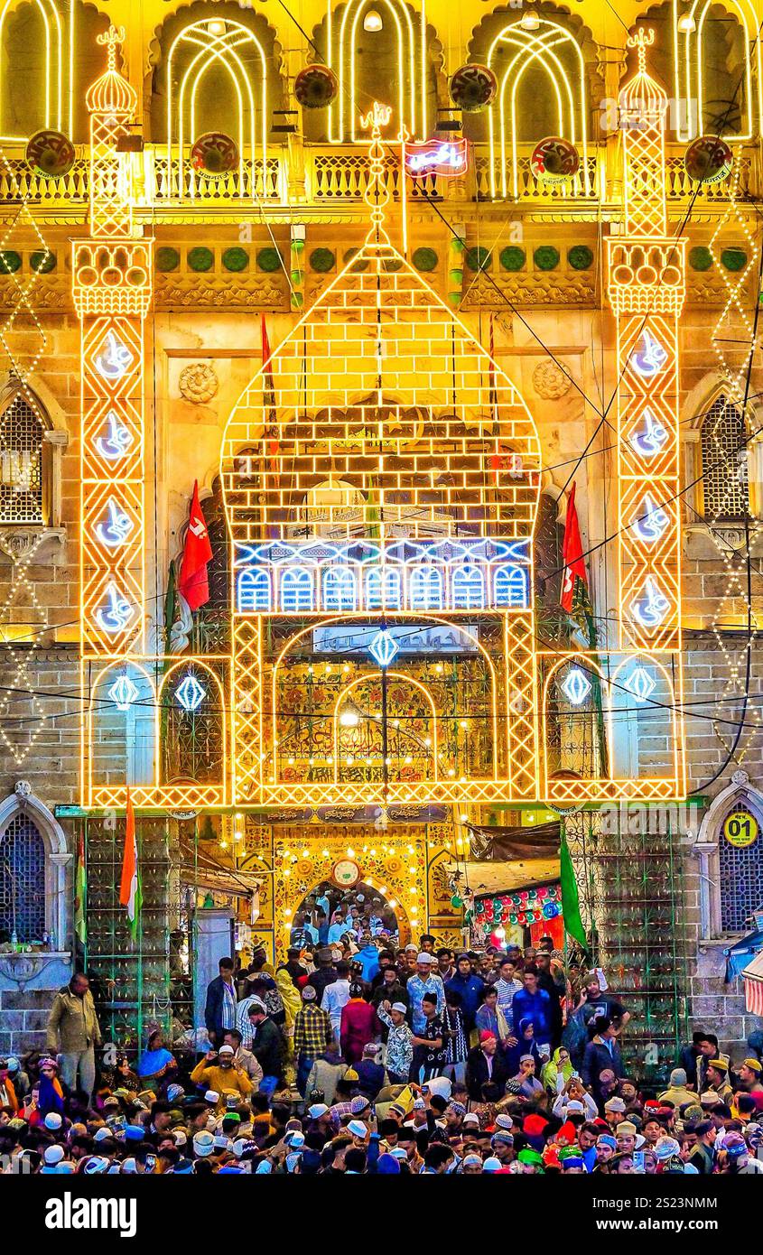 Ajmer, Rajasthan, India. 5th Jan, 2025. Ajmer dargah Khwaja Moinuddin ...