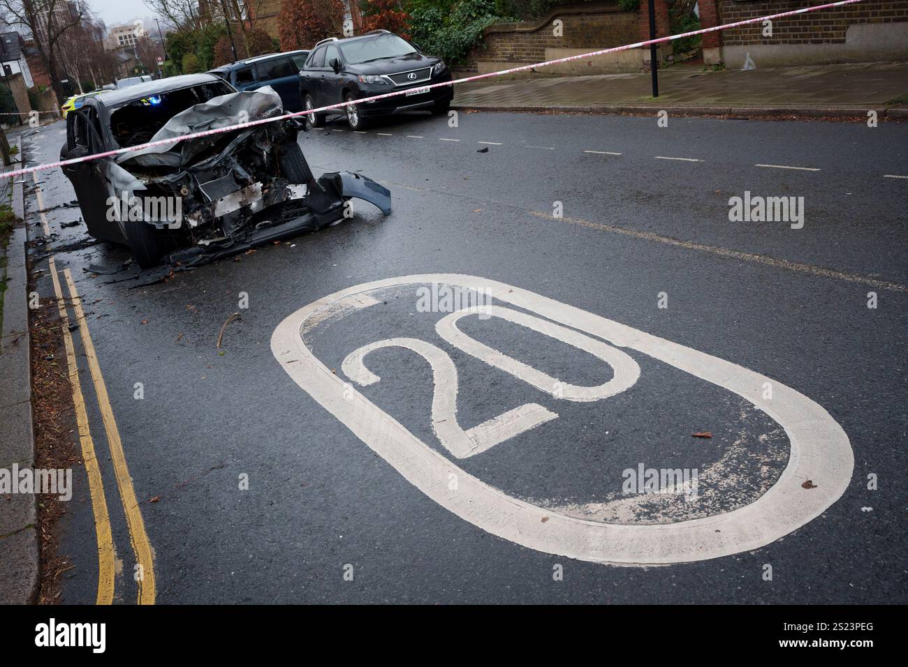 Car crash blocking highway hi-res stock photography and images - Alamy
