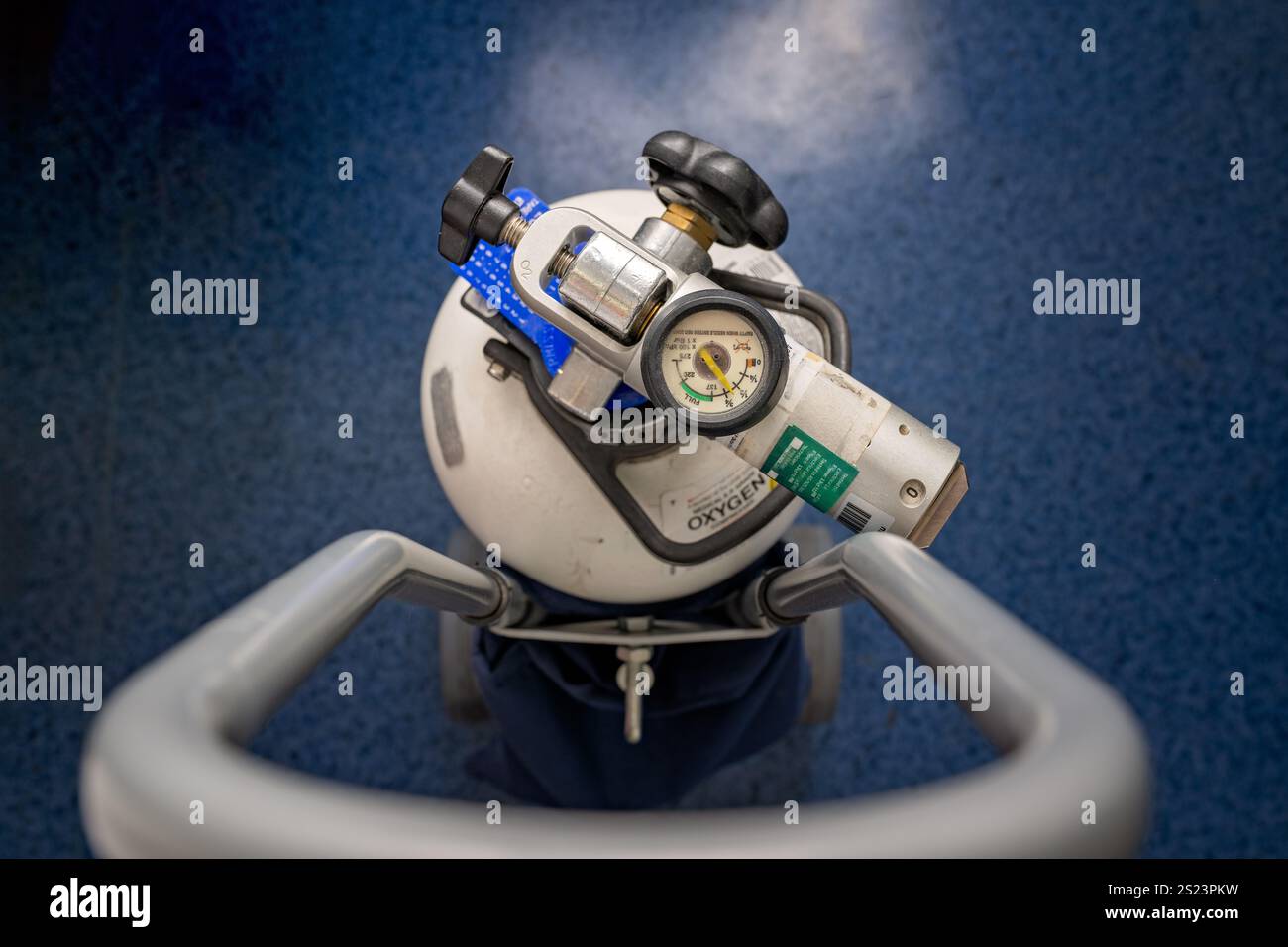 oxygen cylinder medical gas, Australian general practice, GP doctor ...