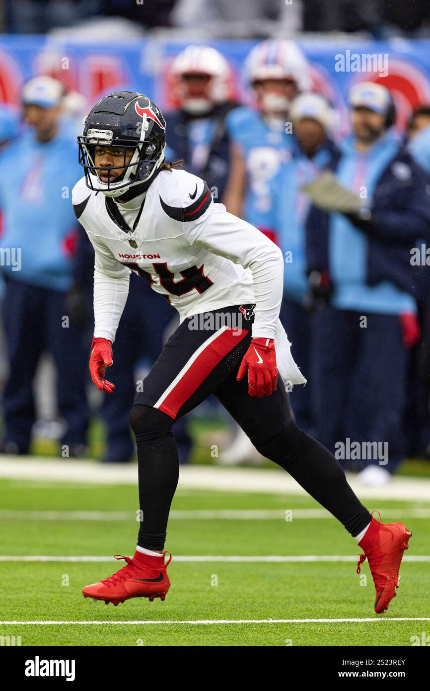 Houston Texans cornerback Derek Stingley Jr. (24) runs toward play ...