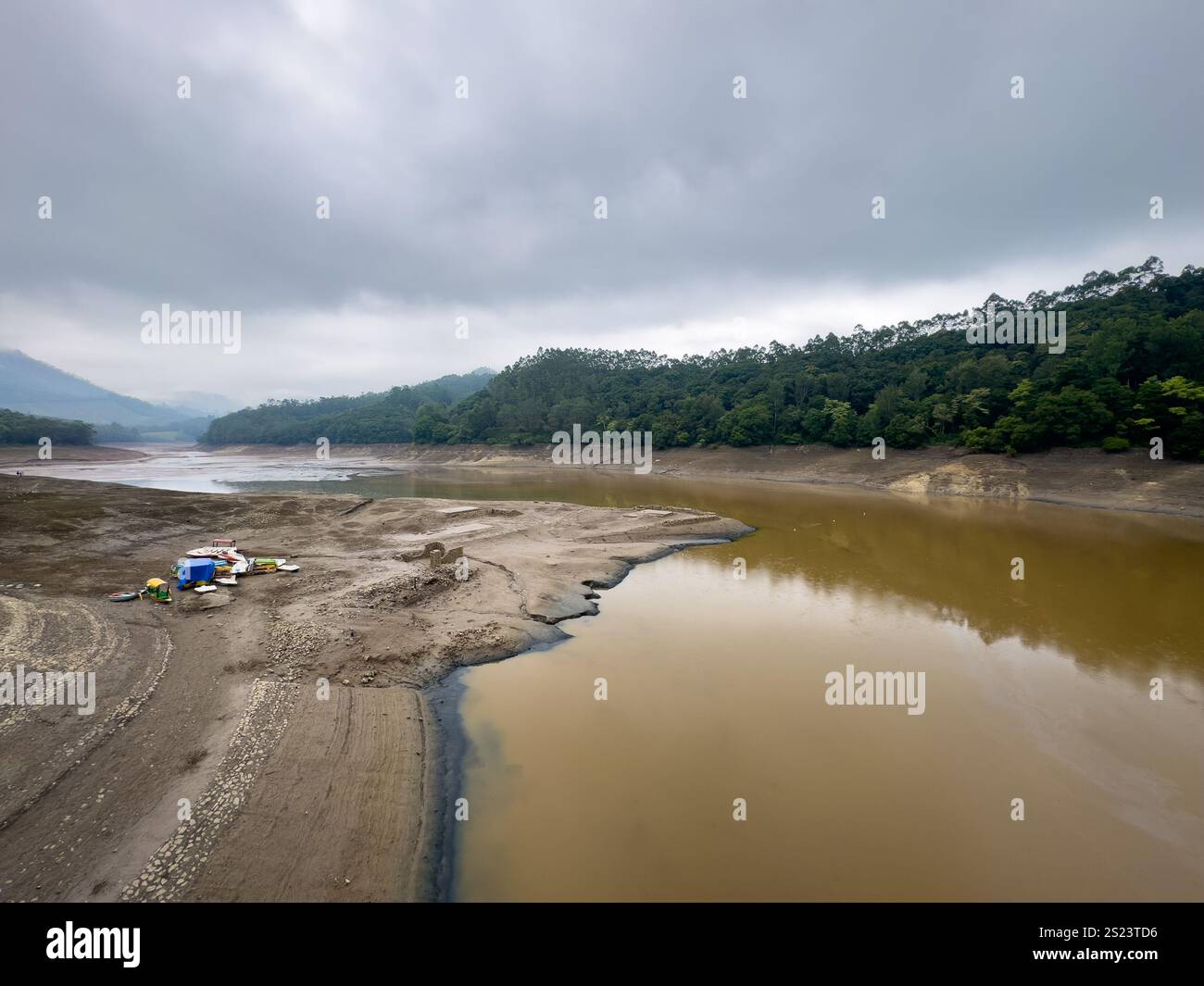 Tour boats over the land due to low water storage in the Kundala dam ...