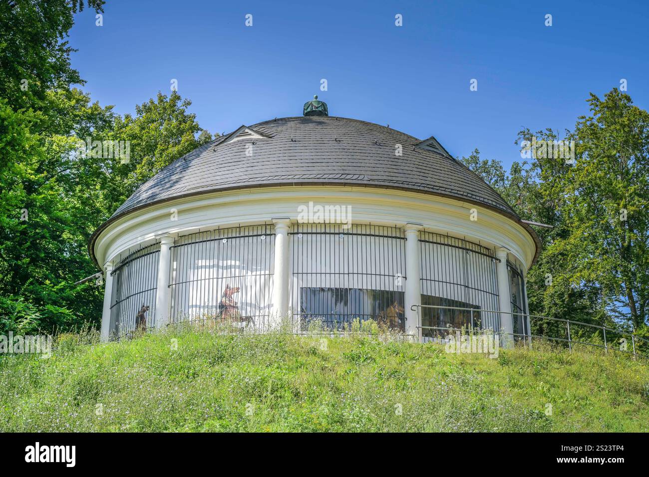 Wilhelmsbader Karussell, Staatspark Hanau Wilhelmsbad, Hanau, Hessen ...