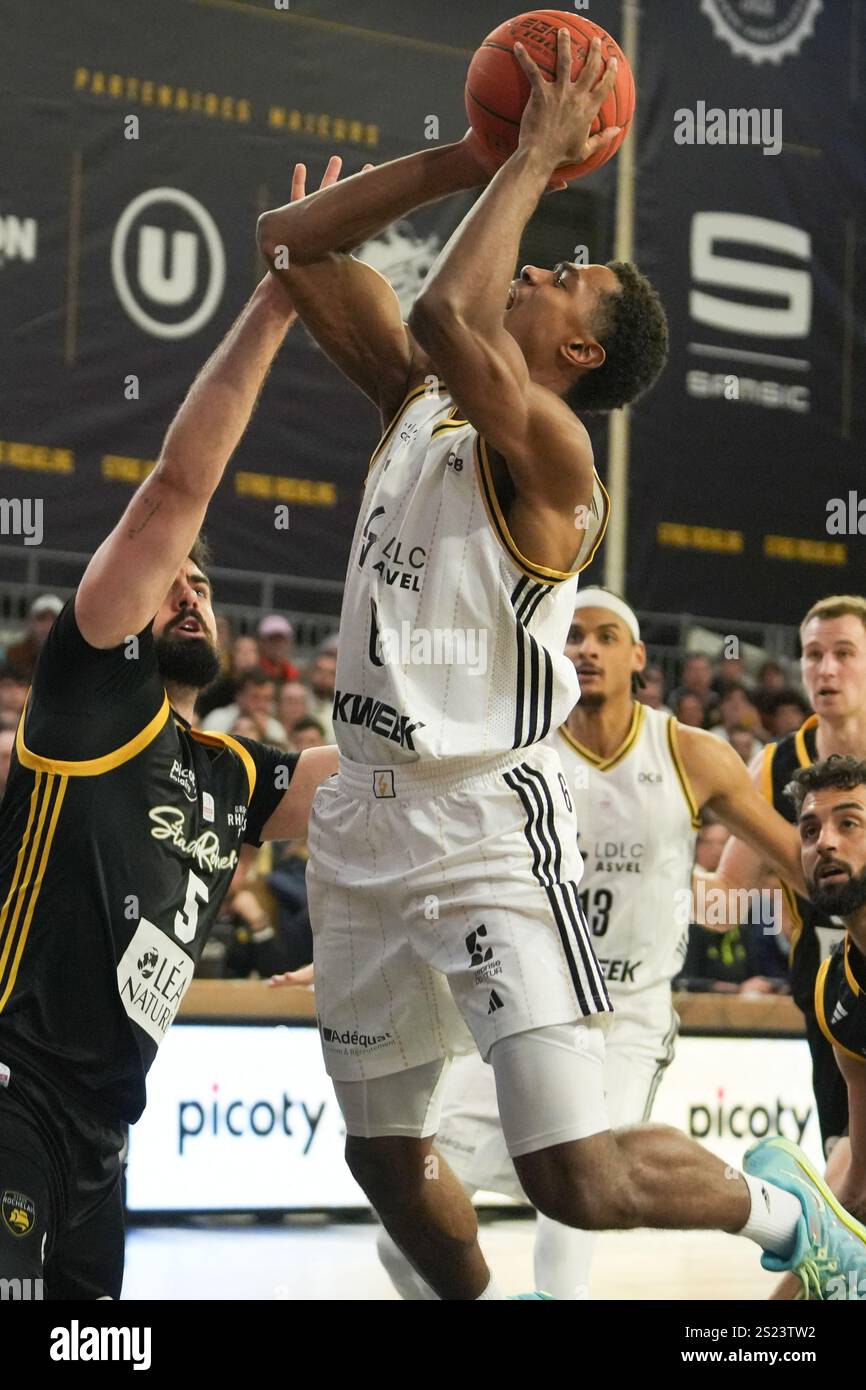 Théo Maledon of.ASVEL Lyon-Villeurbanne and jérôme Sanchez of Stade ...