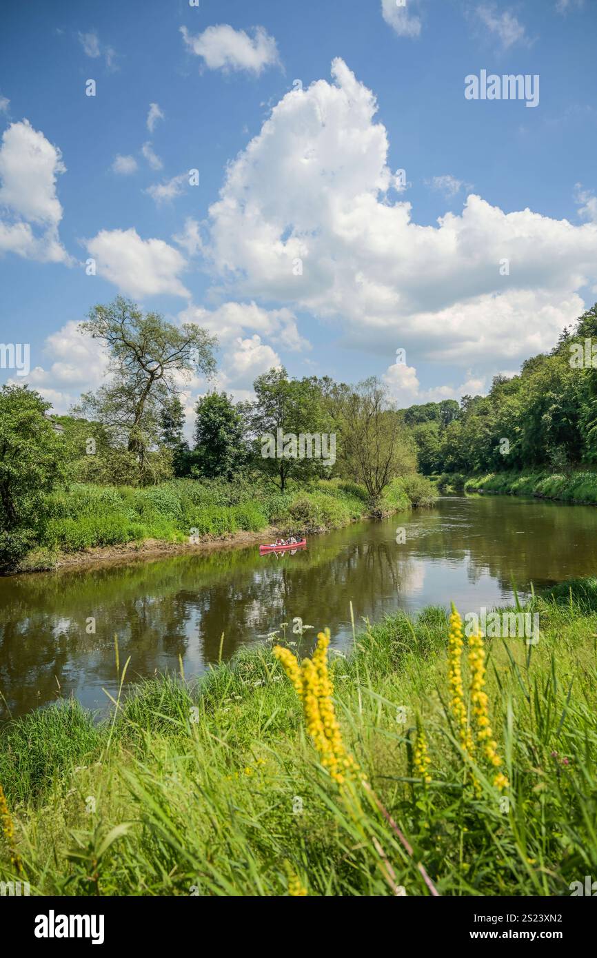 Fluß der Lahn, Lahntal bei Aumenau, Landkreis Limburg-Weilburg, Hessen ...