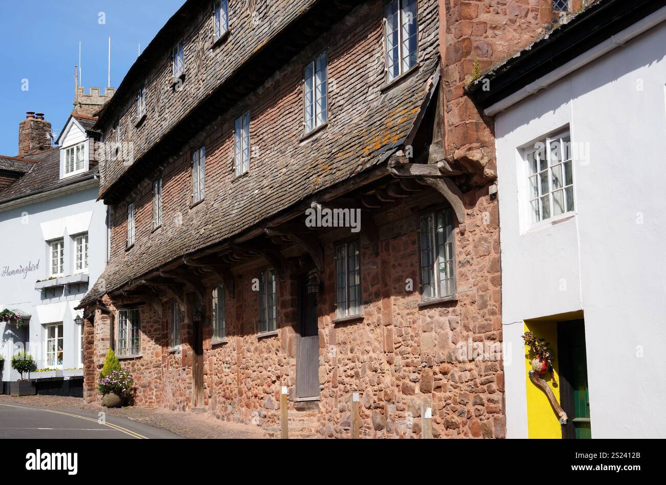 Medieval nunnery hi-res stock photography and images - Alamy