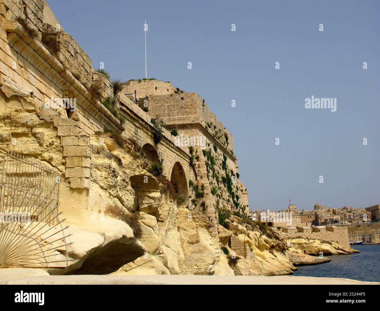 Fort St Angel, Birgu, Vittoriosa in Malta Stock Photo - Alamy
