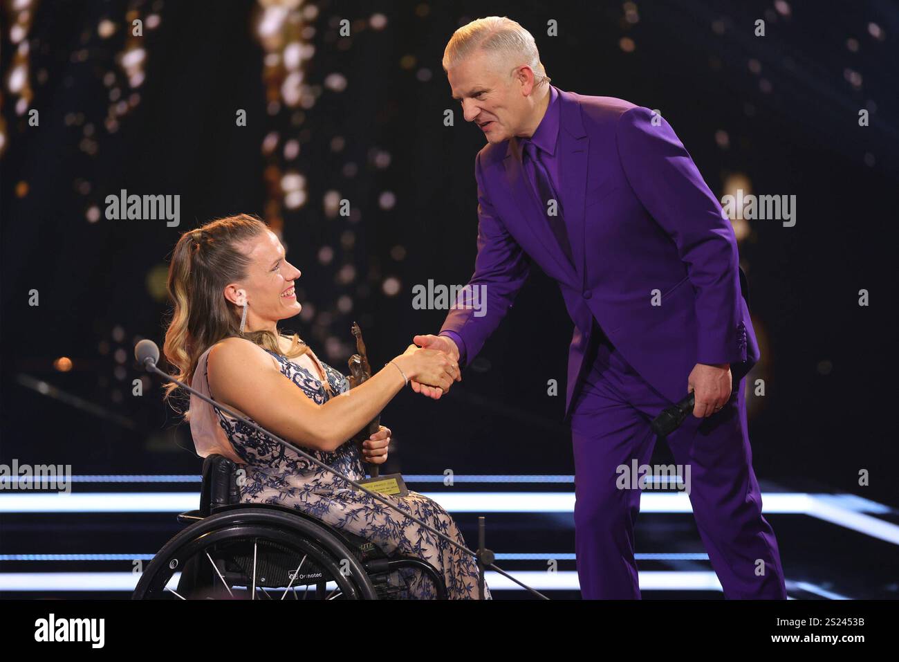 Sports Awards 2024 Moderator Rainer Maria Salzgeber gratuliert ...