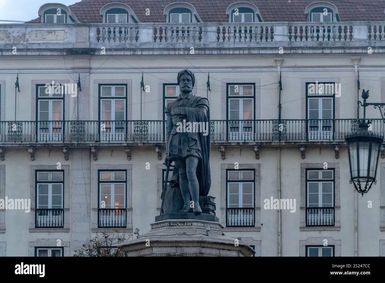 Famoso monumento de lisboa hi-res stock photography and images - Alamy