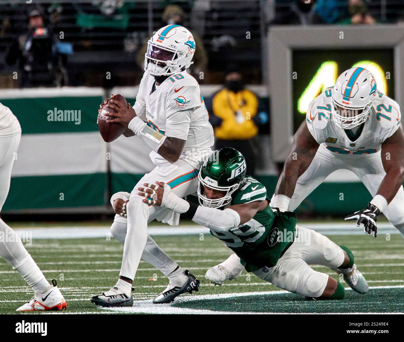 New York Jets defensive end Will McDonald IV (99) sacks Miami Dolphins ...