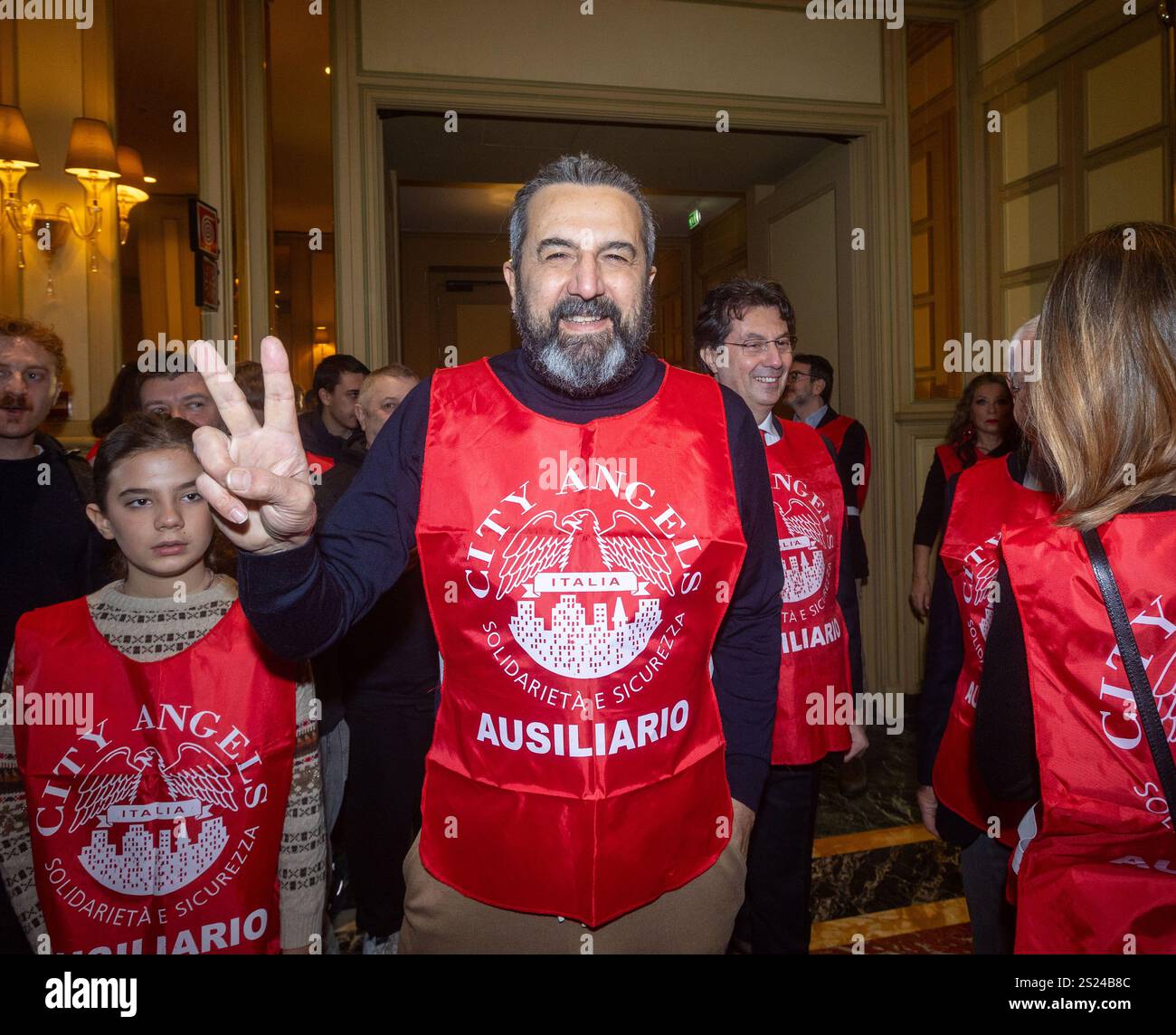 Milano, Italia. 06th Jan, 2025. Omar Pedrini alla Befana dei clochard ...