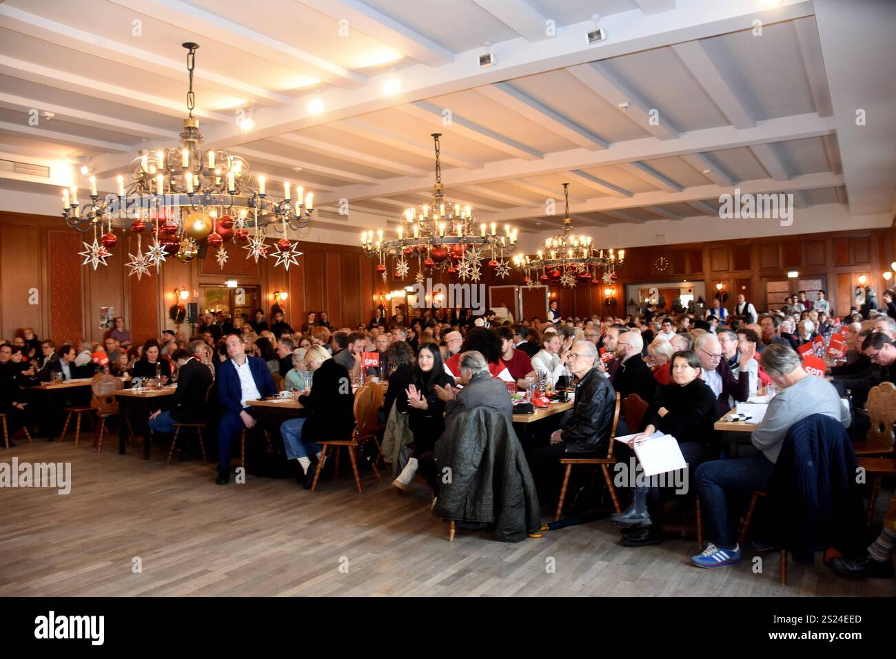 Besucher Muenchen 06.01.2025 Hofbraeukeller Saal SPD Dreikoenigstreffen ...