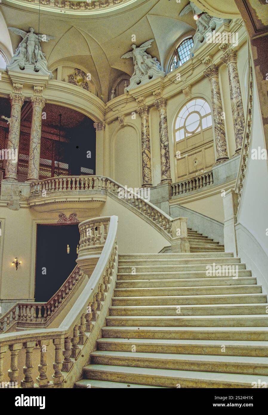 Sgreat theatre hi-res stock photography and images - Alamy