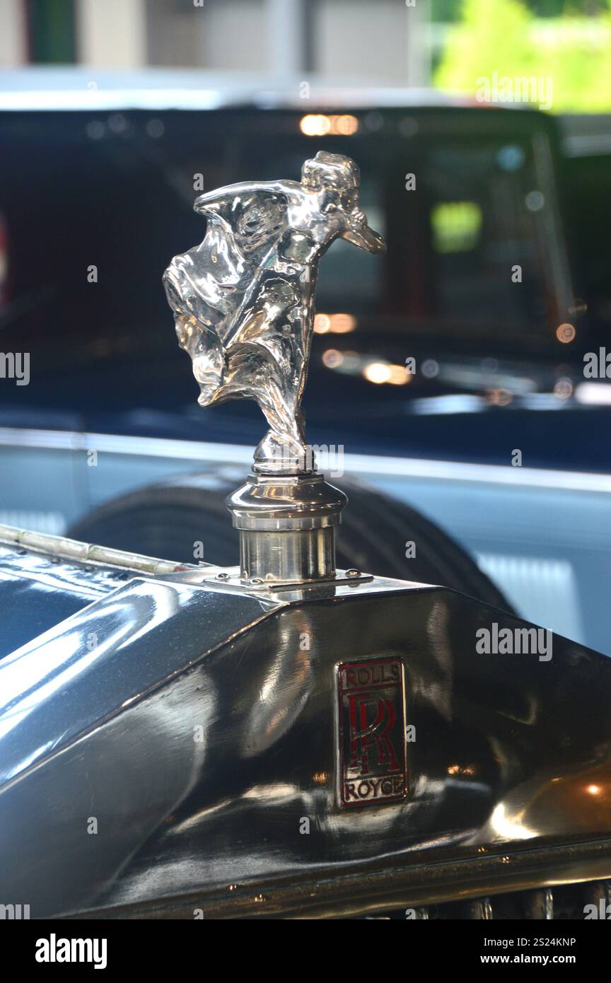 The 'Whisper' Rolls-Royce Mascot on the Bonnet of a 1925 Rolls Royce ...