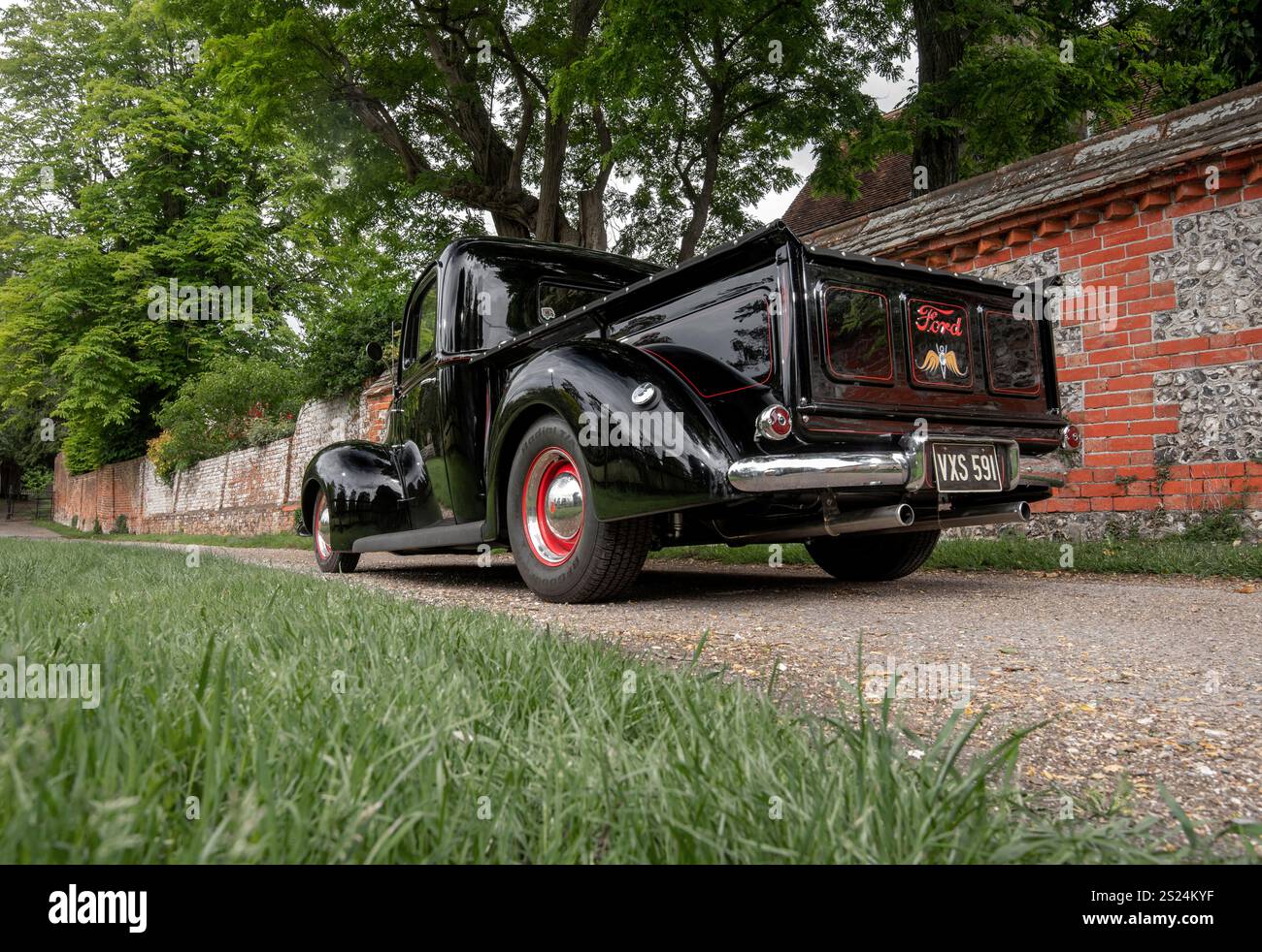 1940 ford custom truck hi-res stock photography and images - Alamy
