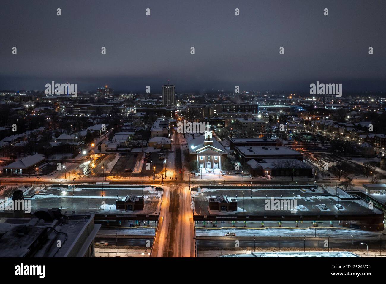 Dawn breaks over a snowy Lexington, Ky., on Monday, Jan. 6, 2025. (Ryan ...