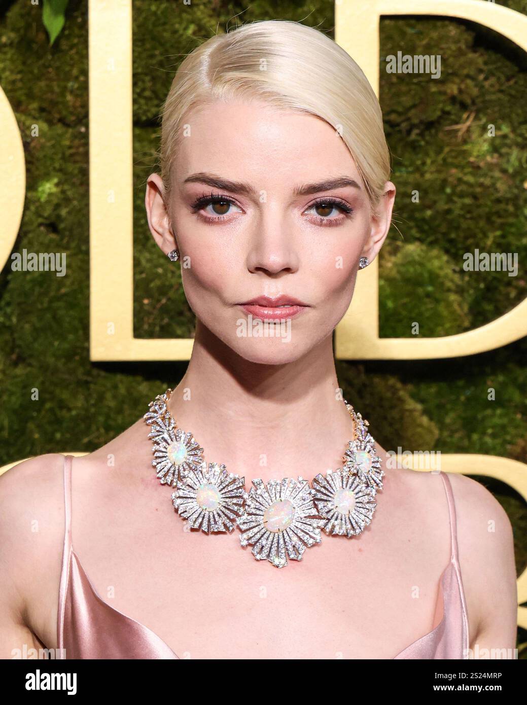 BEVERLY HILLS, LOS ANGELES, CALIFORNIA, USA - JANUARY 05: Anya Taylor ...