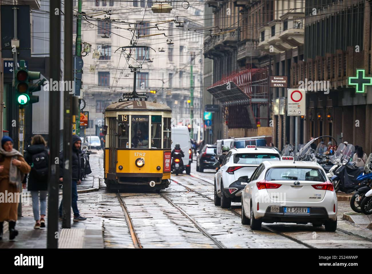 Mailand, Italy. 26th Nov, 2024. A historic "Ventotto" streetcar travels ...