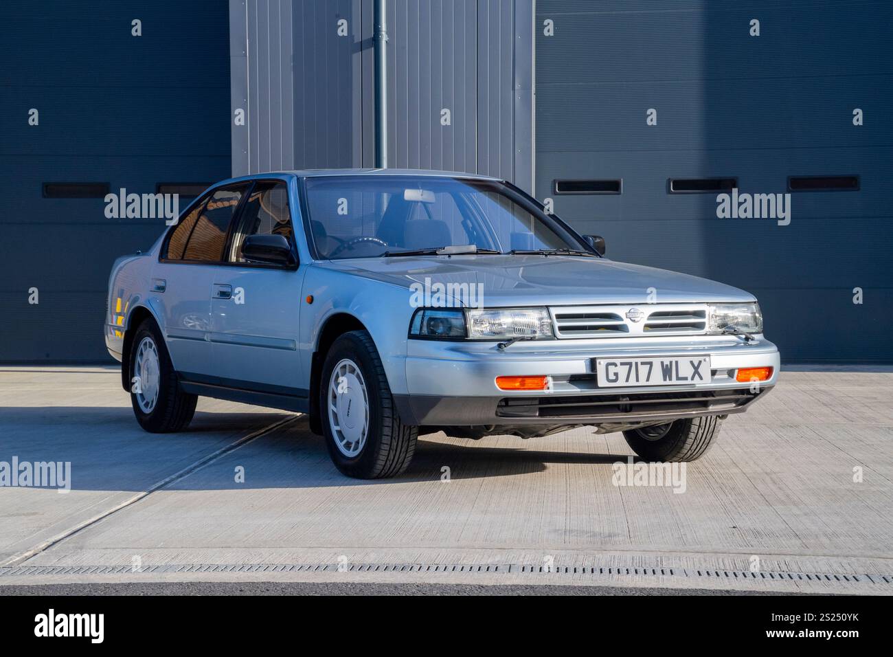 1989 Nissan Maxima Japanese upper mid range saloon car Stock Photo - Alamy
